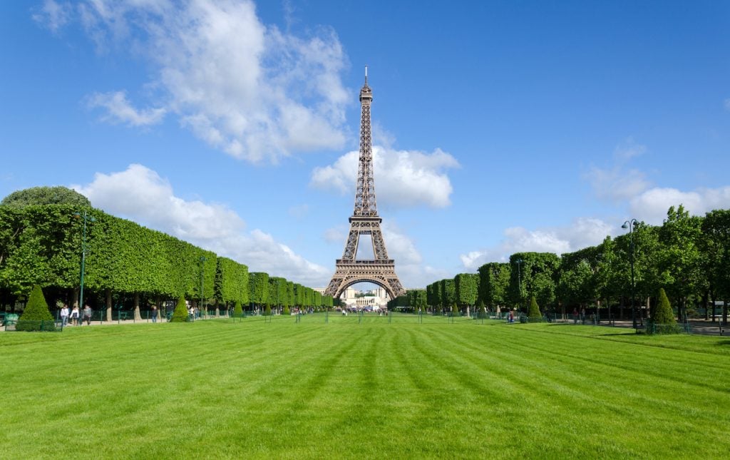 The 69 Bus - See All the Top Sights in Paris! - Paris Perfect