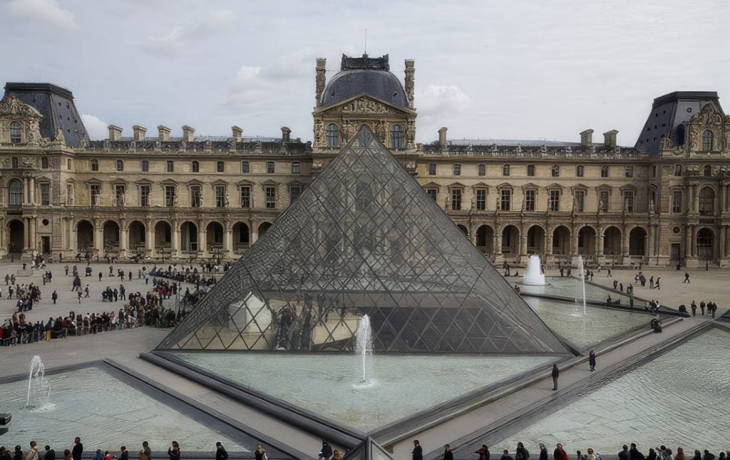 Infamous Heists at the Louvre Museum in Paris - Paris Perfect