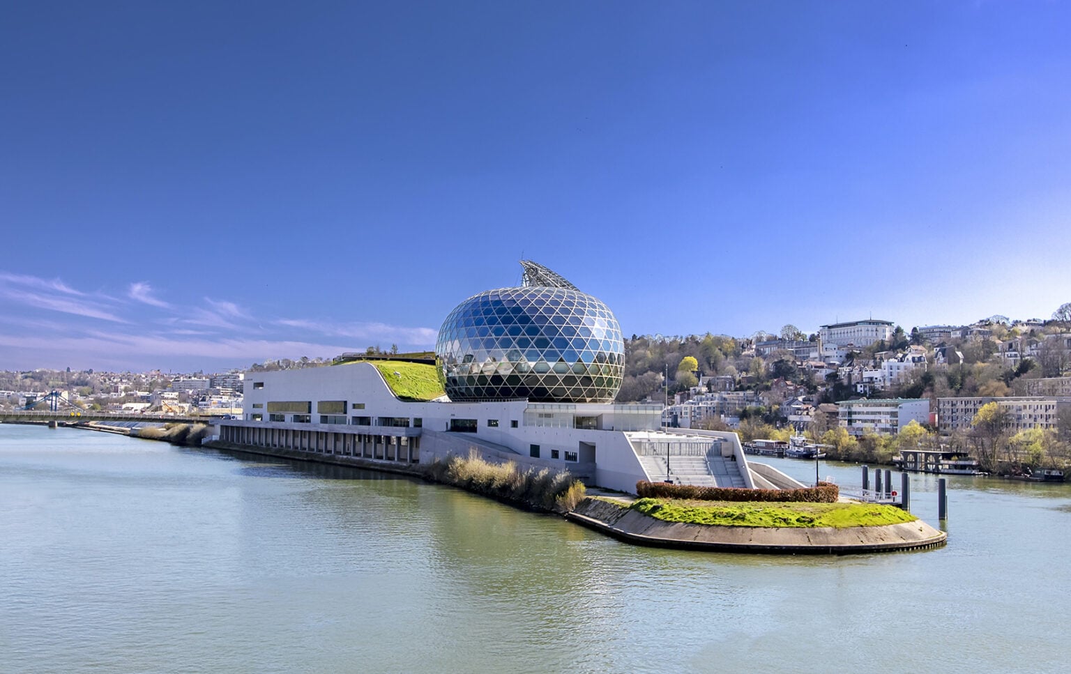Cool Modern Architecture in Paris - Paris Perfect
